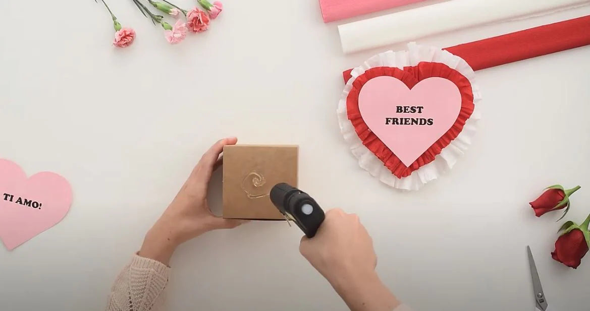 Tutorial - Surprise LOVE box DIY | Giustacchini